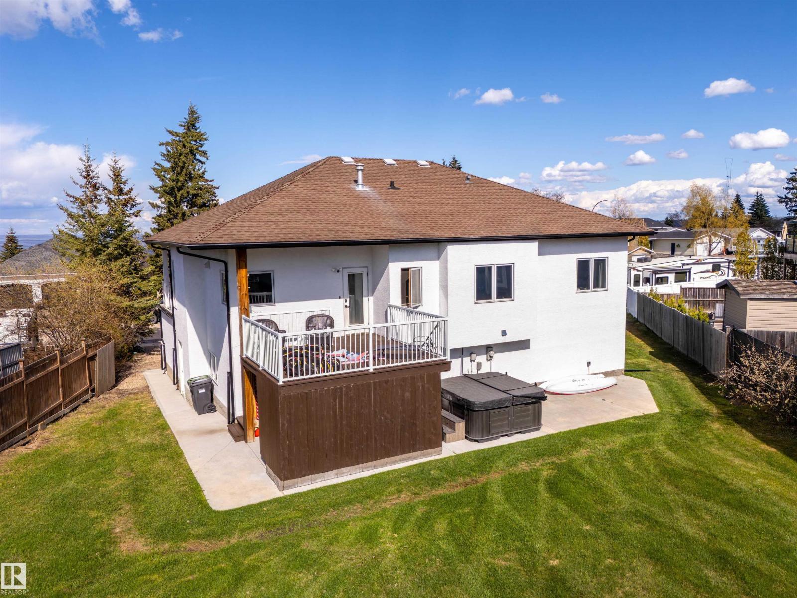 For sale: 711 Beach AV, Cold Lake, Alberta T9M1K7 - E4490724 | REALTOR.ca