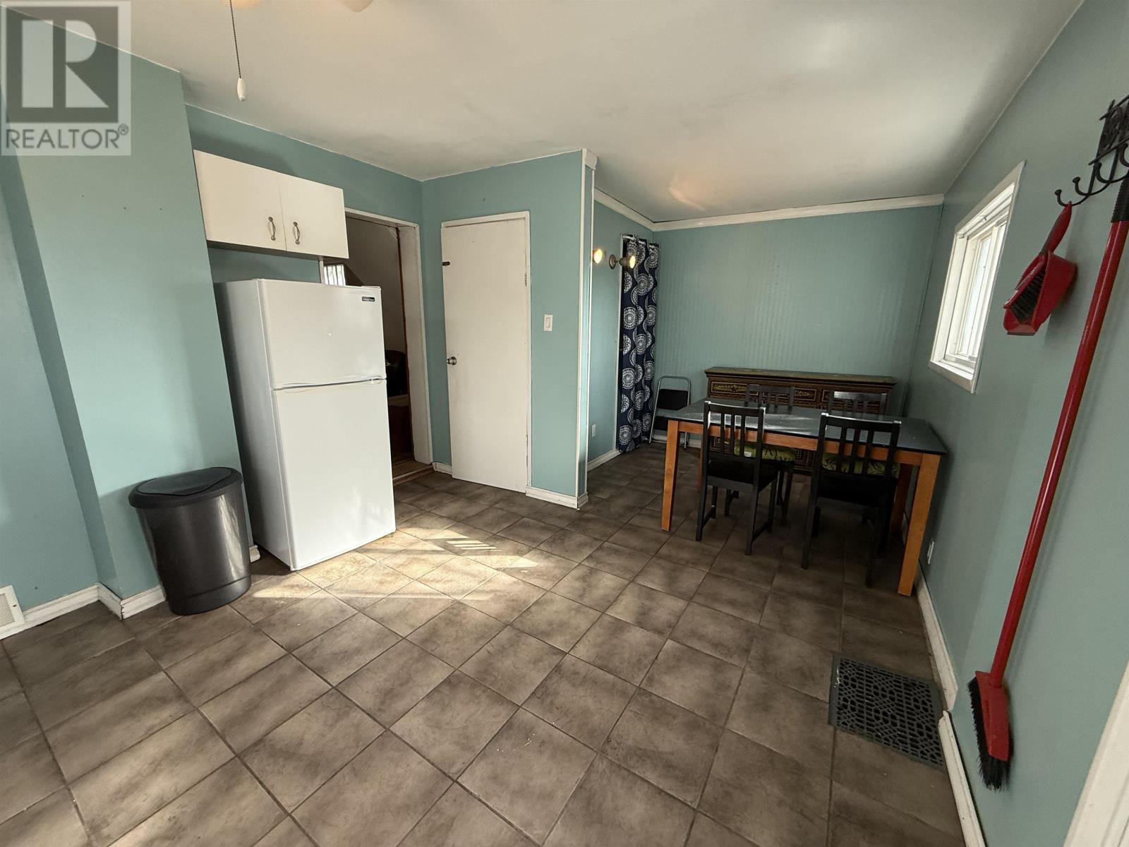 For sale: 189 Banning ST, Thunder Bay, Ontario P7B3J2 - TB2601231 ...