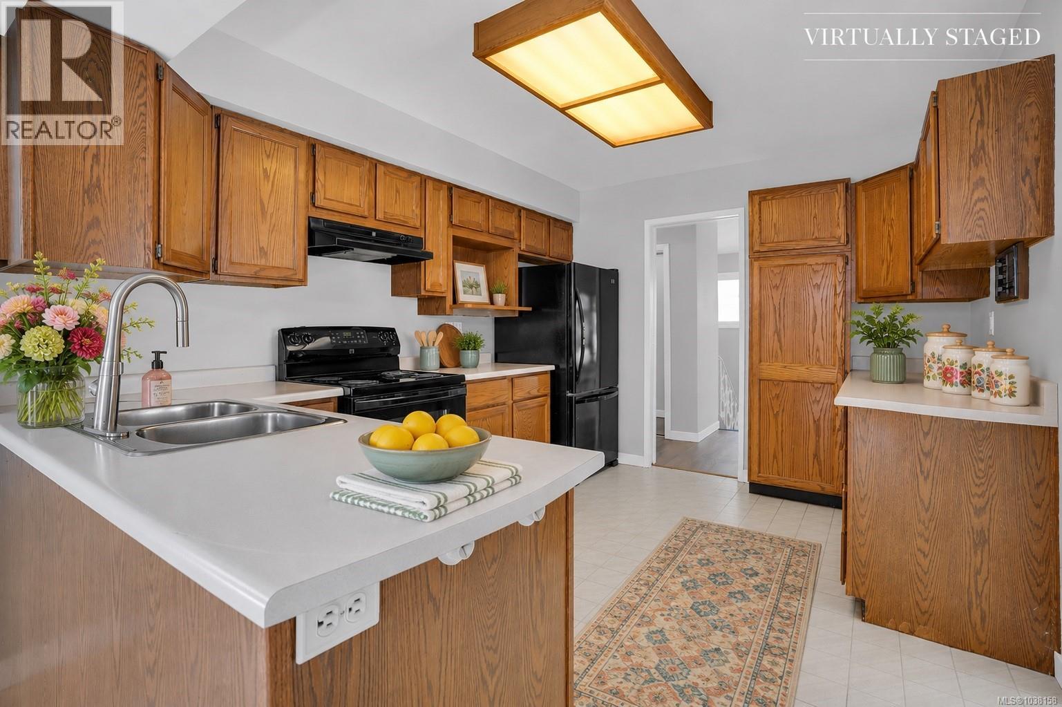 À vendre : 916 Rankin Rd, Esquimalt, Colombie-Britannique V9A6V6 ...