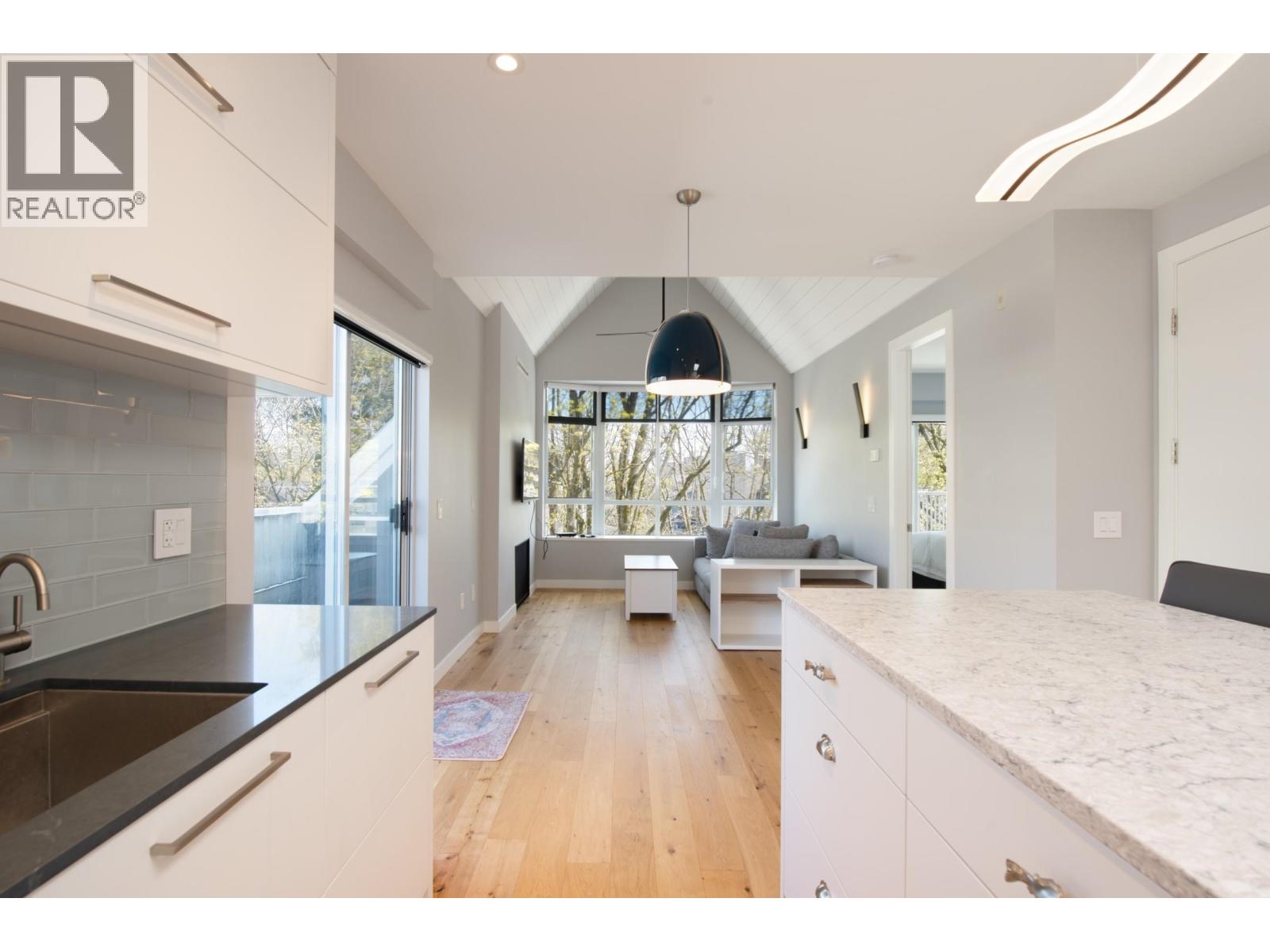 For rent: 410 2755 MAPLE STREET, Vancouver, British Columbia V6J5K1 ...