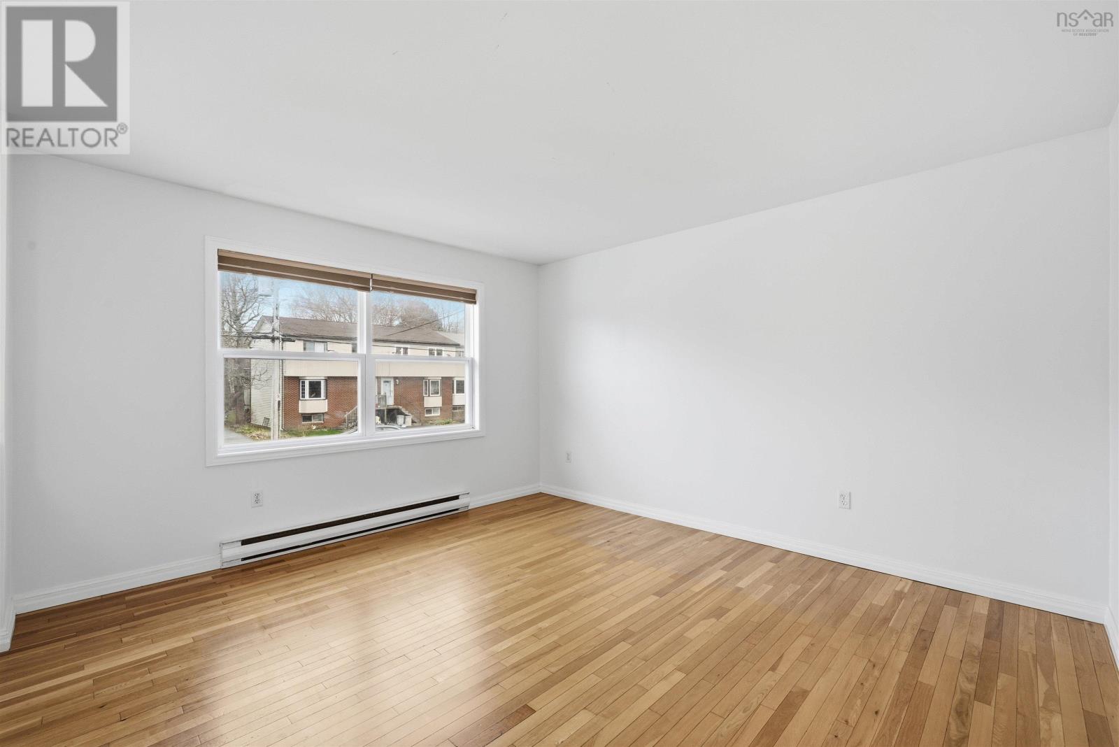 For sale: 356 Chadwick Street, Dartmouth, Nova Scotia B2Y2M3 ...