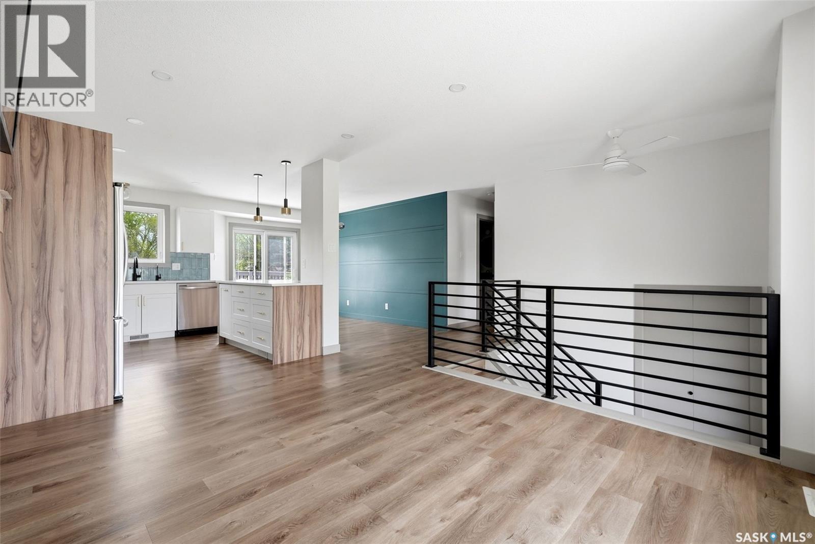 For sale: 306 Howe PLACE, Regina, Saskatchewan S4R8M5 - SK037127 ...