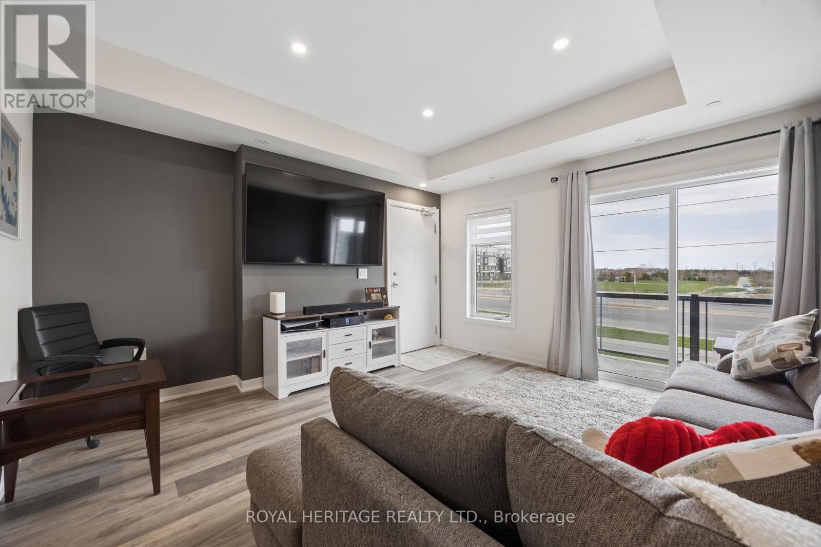 À vendre : 206 - 1695 DERSAN STREET, Pickering (Duffin Heights ...