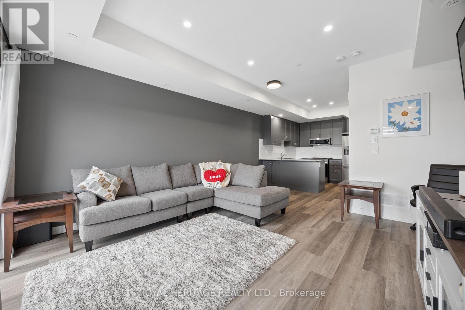 À vendre : 206 - 1695 DERSAN STREET, Pickering (Duffin Heights ...