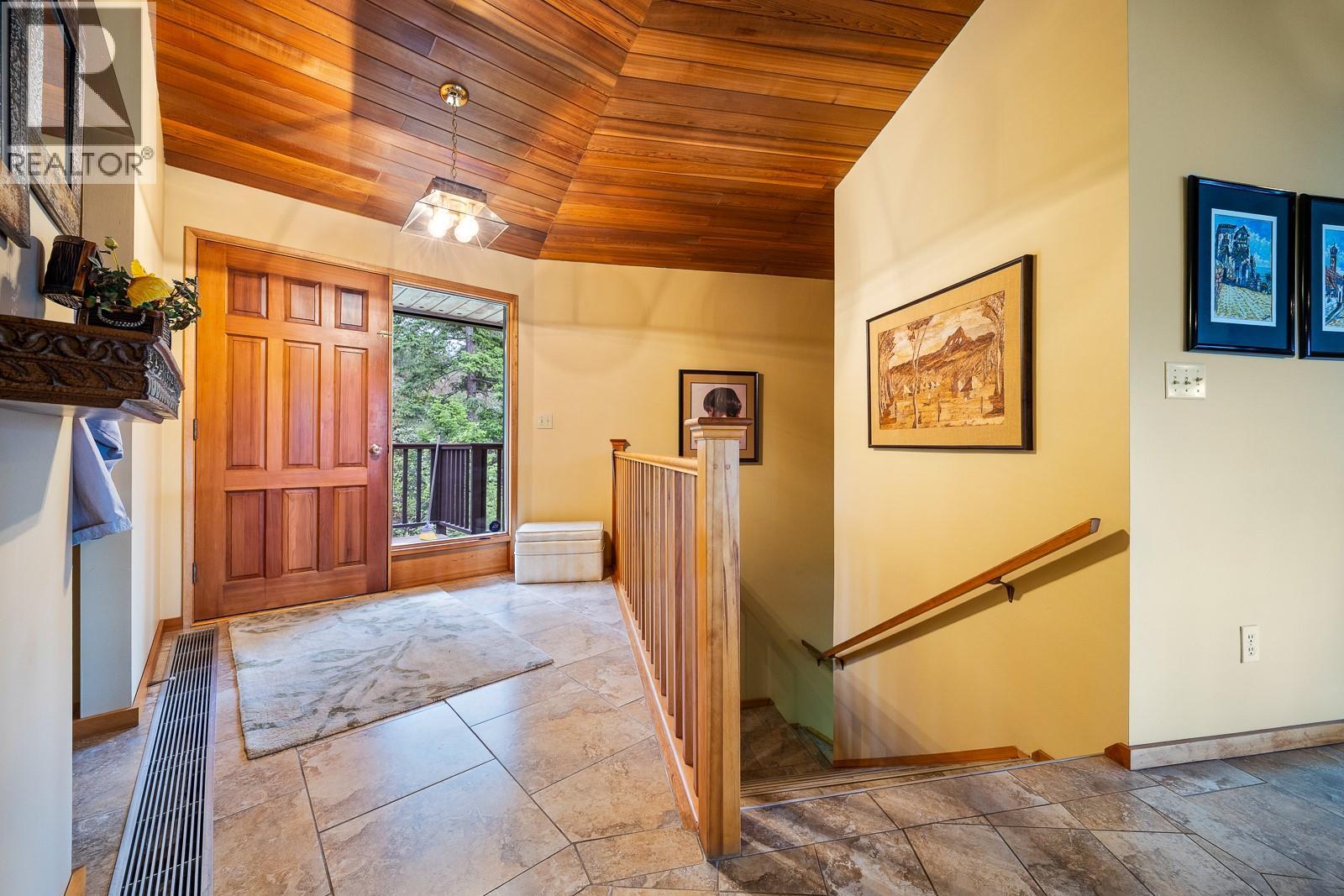 For sale: 12610 Oyama Road, Oyama, British Columbia V4V2A4 - 10386256 ...