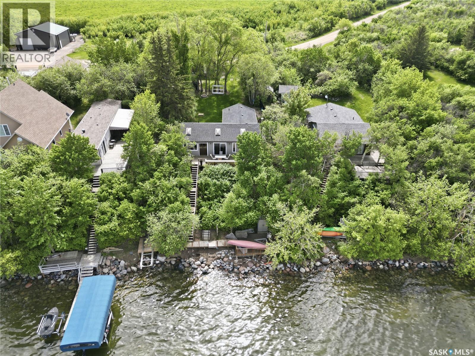 For sale: 83 Lakeview AVENUE, Jackfish Lake, Saskatchewan S0M1X0 ...