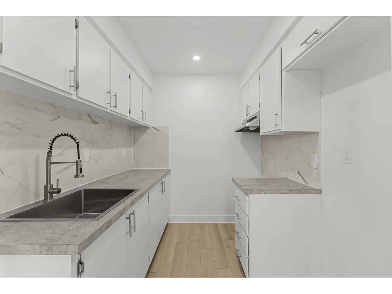 For rent: 4500 Av. Bourret, #411, Montréal (Côte-des-Neiges/Notre-Dame ...