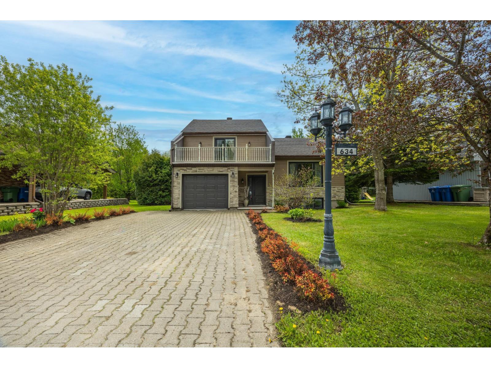 À vendre : 634 Rue des Moraines, Québec (La Haute-Saint-Charles ...