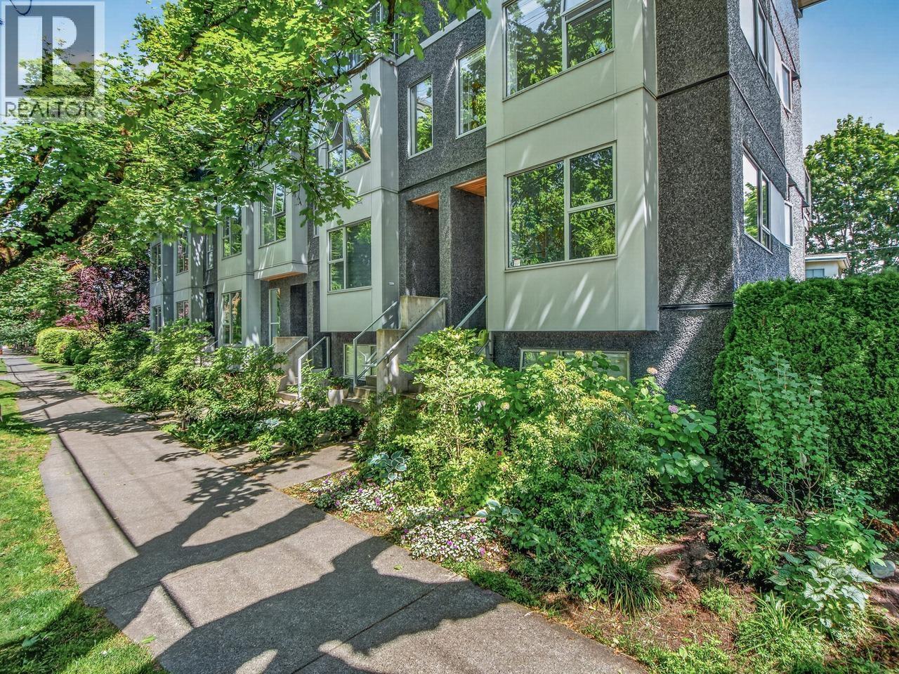 For sale: 3096 QUEBEC STREET, Vancouver, British Columbia V5T3B1 ...