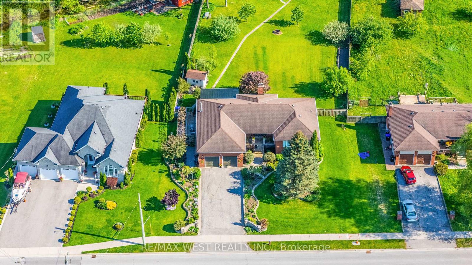 For sale: 2559 LINE 6 LINE, Bradford West Gwillimbury, Ontario L3Z2B2 ...