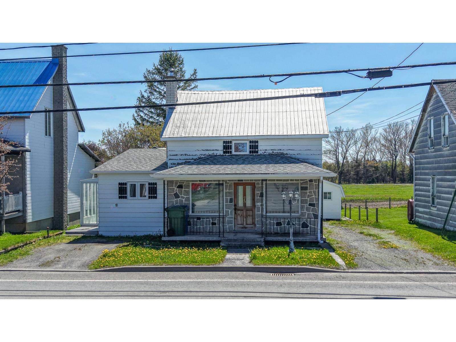 For sale: 73 Rue William-Evan-Price, Price, Quebec G0J1Z0 - 23337761 ...
