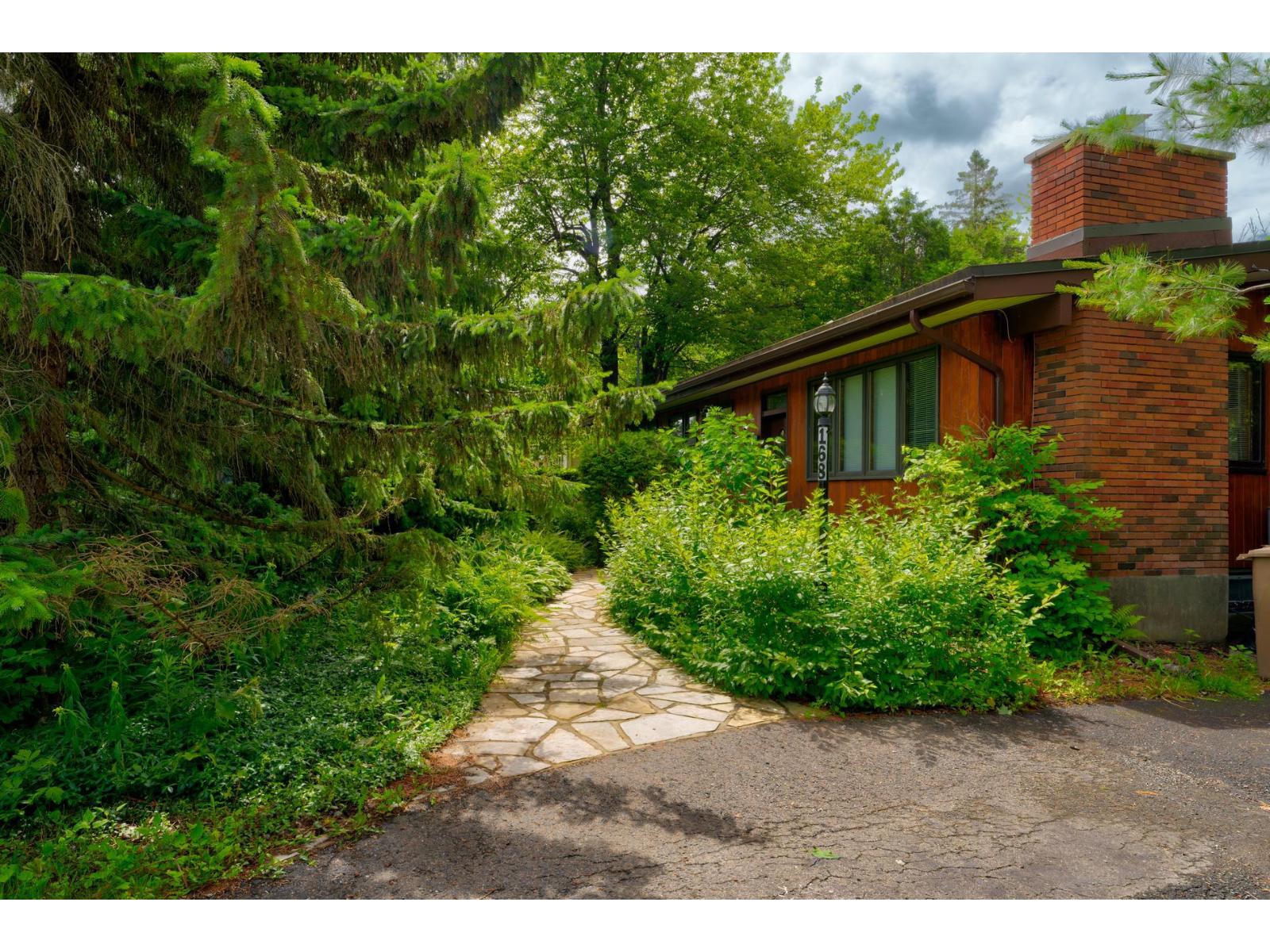 For sale: 168 Rue Helen, Otterburn Park, Quebec J3H1R3 - 10848518 ...