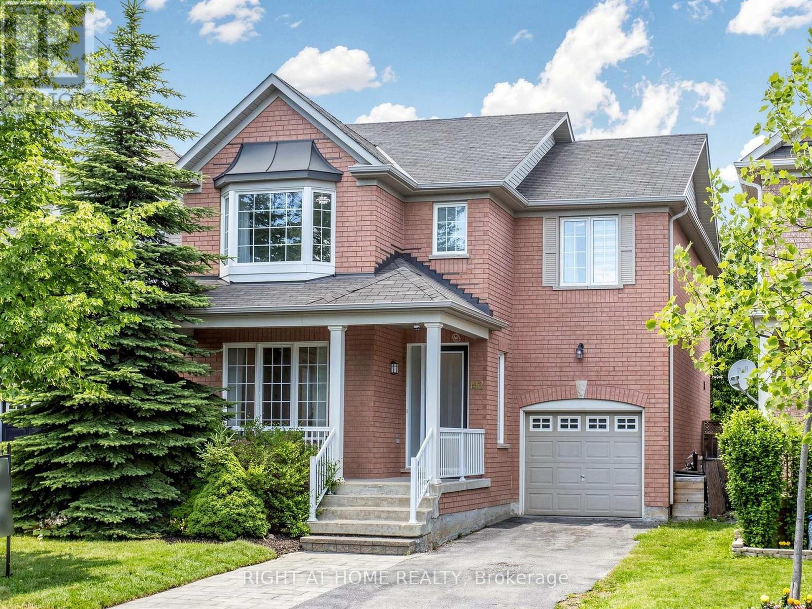 For sale: 142 ALFRED SMITH WAY, Newmarket (Woodland Hill), Ontario ...
