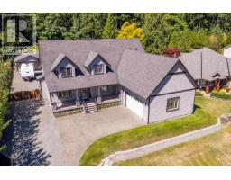 À vendre : 641 Colby Rd, Comox, Colombie-Britannique V9M4H8 - 1040483 ...