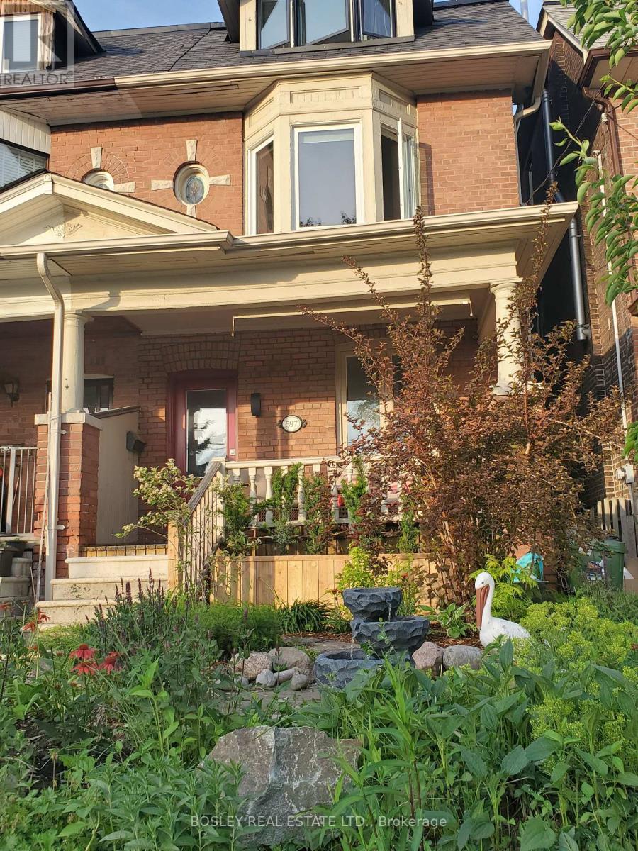 For rent: UPPER - 597 CARLAW AVENUE, Toronto (North Riverdale), Ontario ...