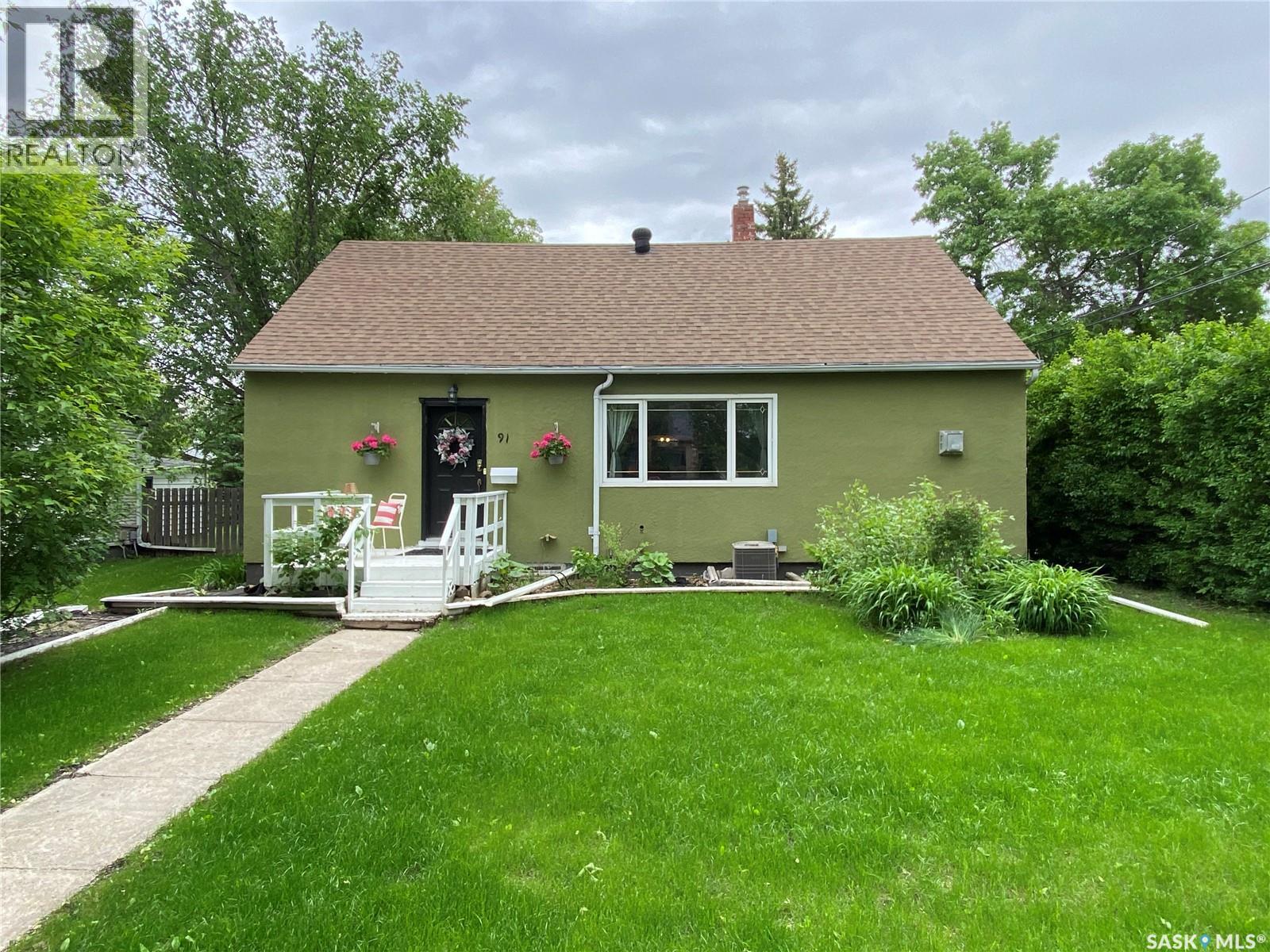 For sale: 91 Haultain AVENUE, Yorkton, Saskatchewan S3N1X6 - SK039340 ...
