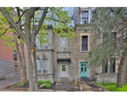 For sale: 631 Rue Prince-Arthur O., Montréal (Le Plateau-Mont-Royal ...