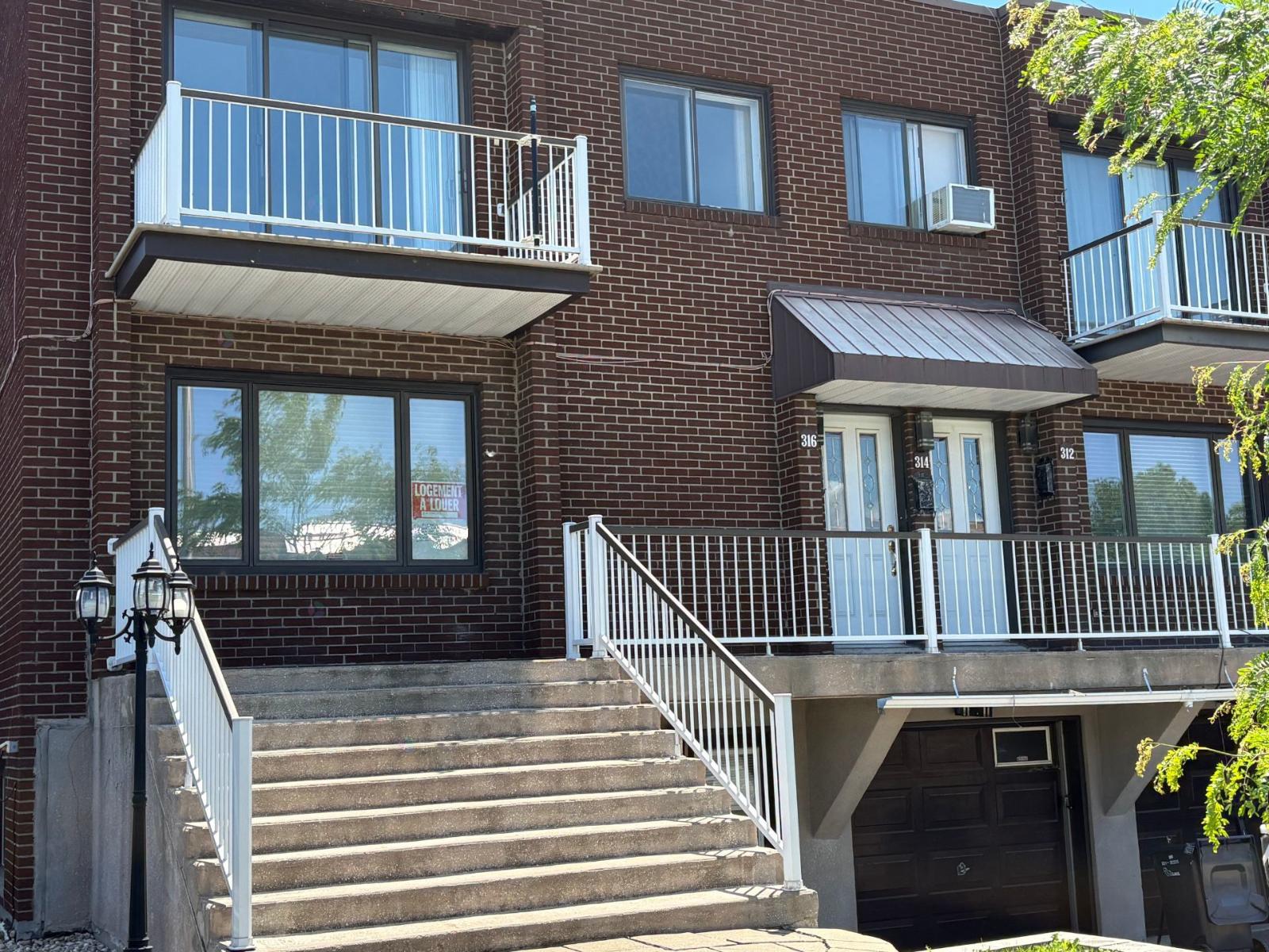 For rent: 316 Boul. Ivan-Pavlov, Laval (Vimont), Quebec H7M4J3 ...