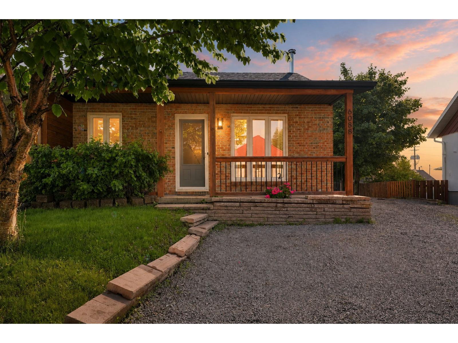 For sale: 6088 Rue du Clocher, Québec (La Haute-Saint-Charles), Quebec ...