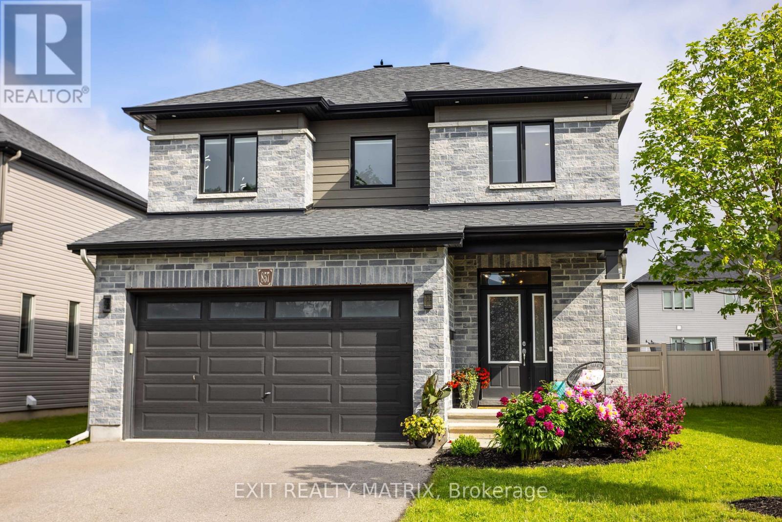 For sale: 857 COLOGNE STREET, Russell, Ontario K0A1W0 - X13456048 ...