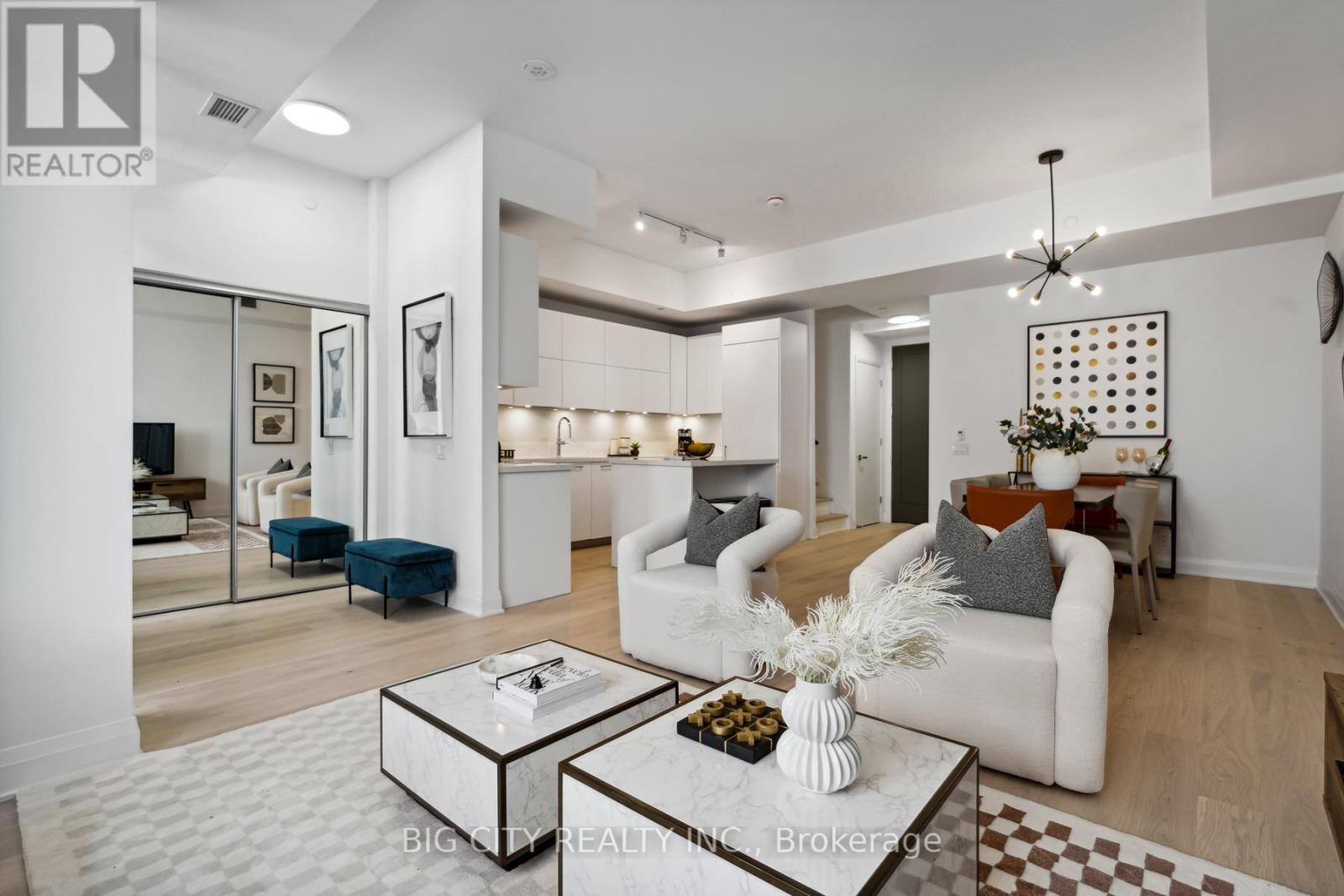 For rent: TH01 - 33 FREDERICK TODD WAY, Toronto (Thorncliffe Park ...