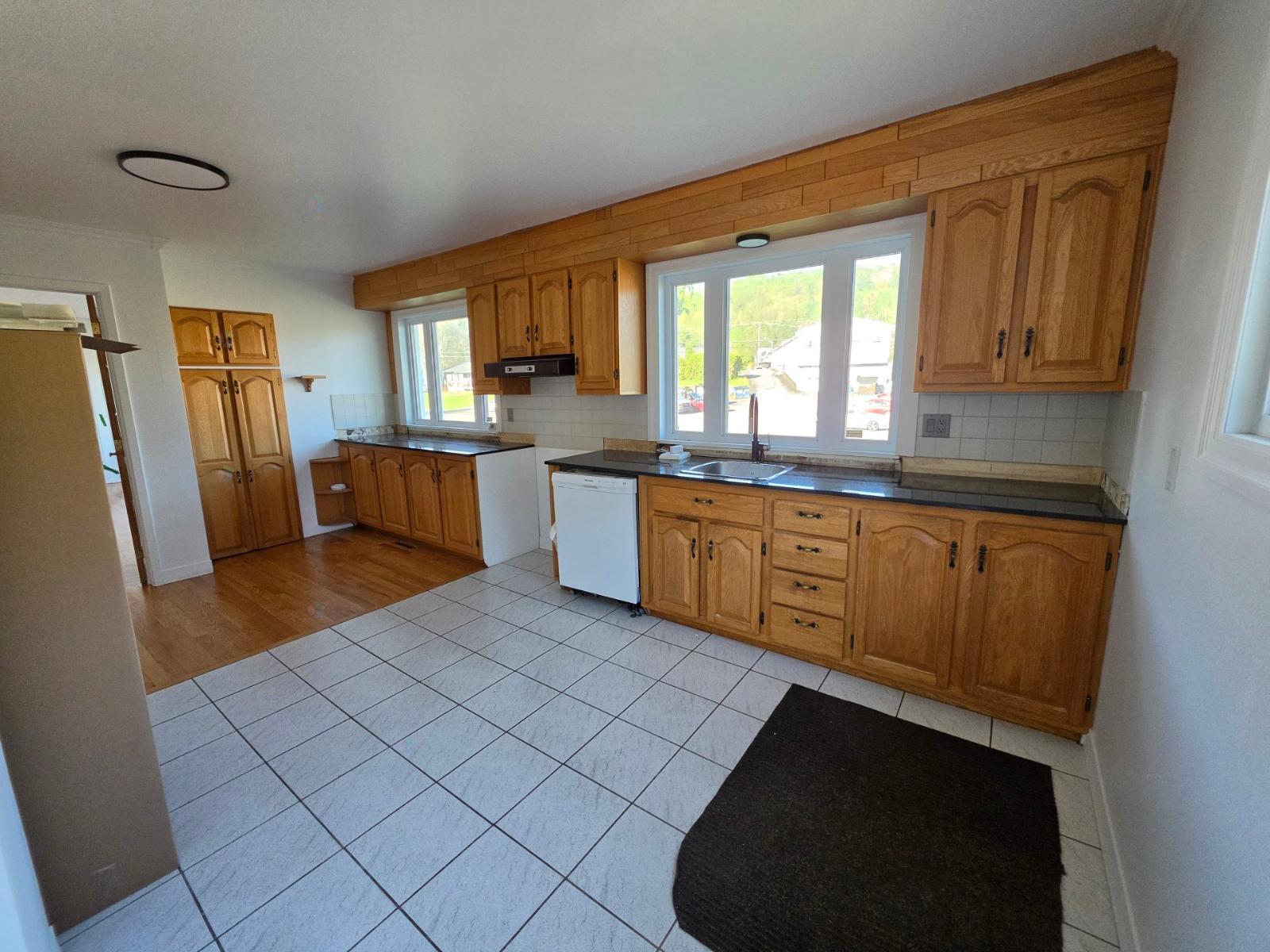 For rent: 1651 Boul. Talbot, Québec (Charlesbourg), Quebec G2N0C6 ...