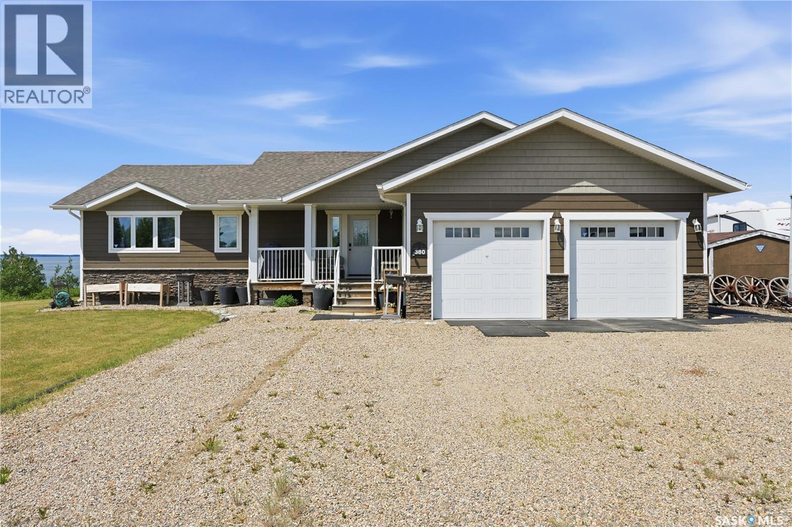 For sale: 380 Carter CRESCENT, Cochin, Saskatchewan S0M0L0 - SK039575 ...