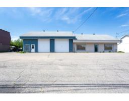 À vendre : 1410-1410A Boul. Trudel E., Saint-Boniface, Québec G0X2L0 ...