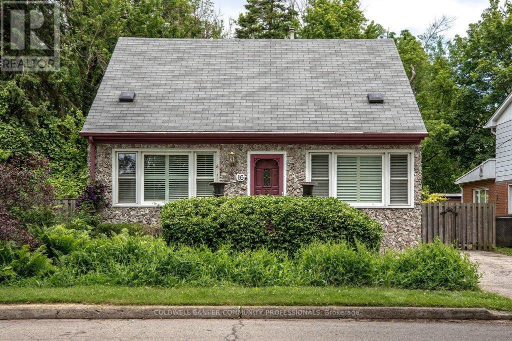 For sale: 16 SUSSEX STREET, Hamilton (Ainslie Wood), Ontario L8S2E1 ...