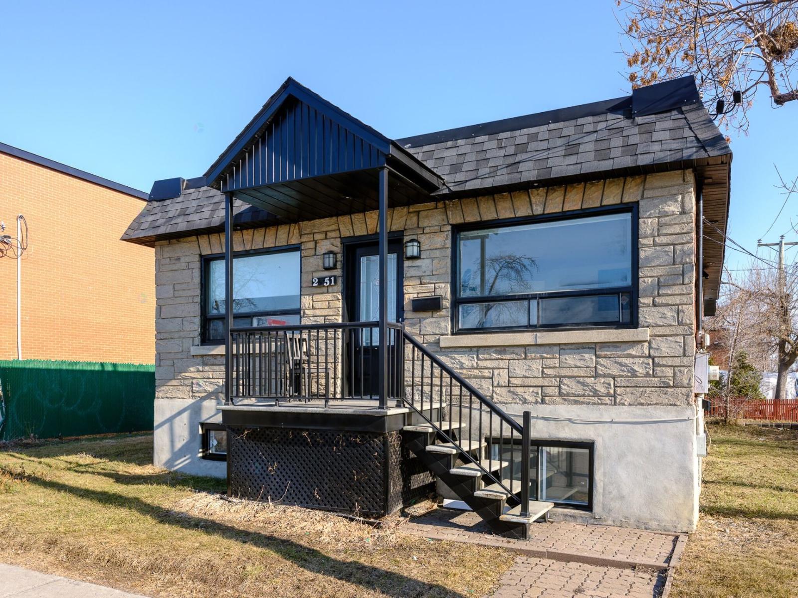À vendre : 2351 Rue Dickson, Montréal (Mercier/Hochelaga-Maisonneuve ...
