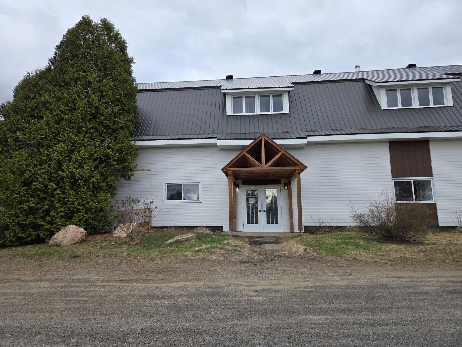 À louer : 826 5e Avenue, Grandes-Piles, Québec G0X1H0 - 27473465 ...