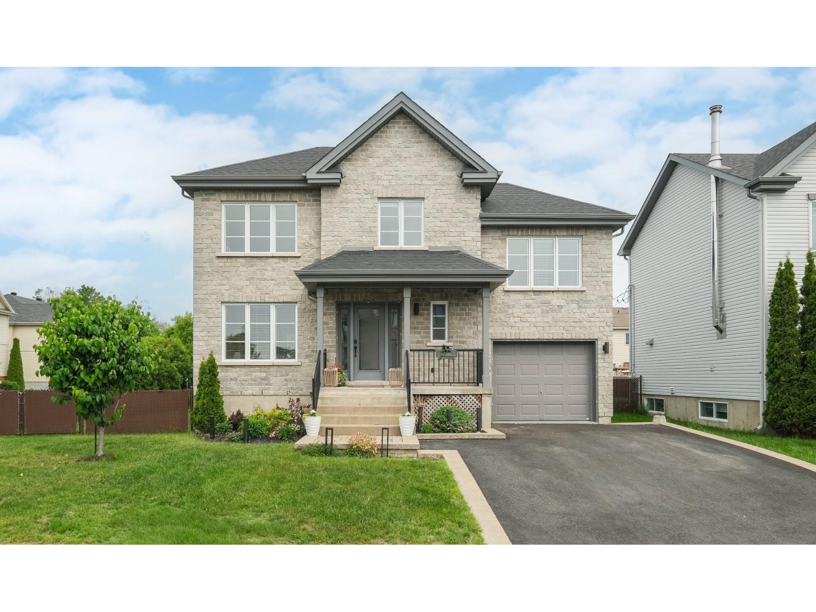For sale: 208 Rue Joseph-Bertrand, Verchères, Quebec J0L2R0 - 15514265 ...