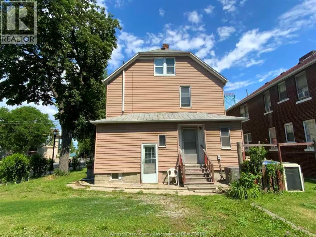 For sale: 2995 UNIVERSITY AVE W, Windsor, Ontario N9C1G4 - 26014594 ...