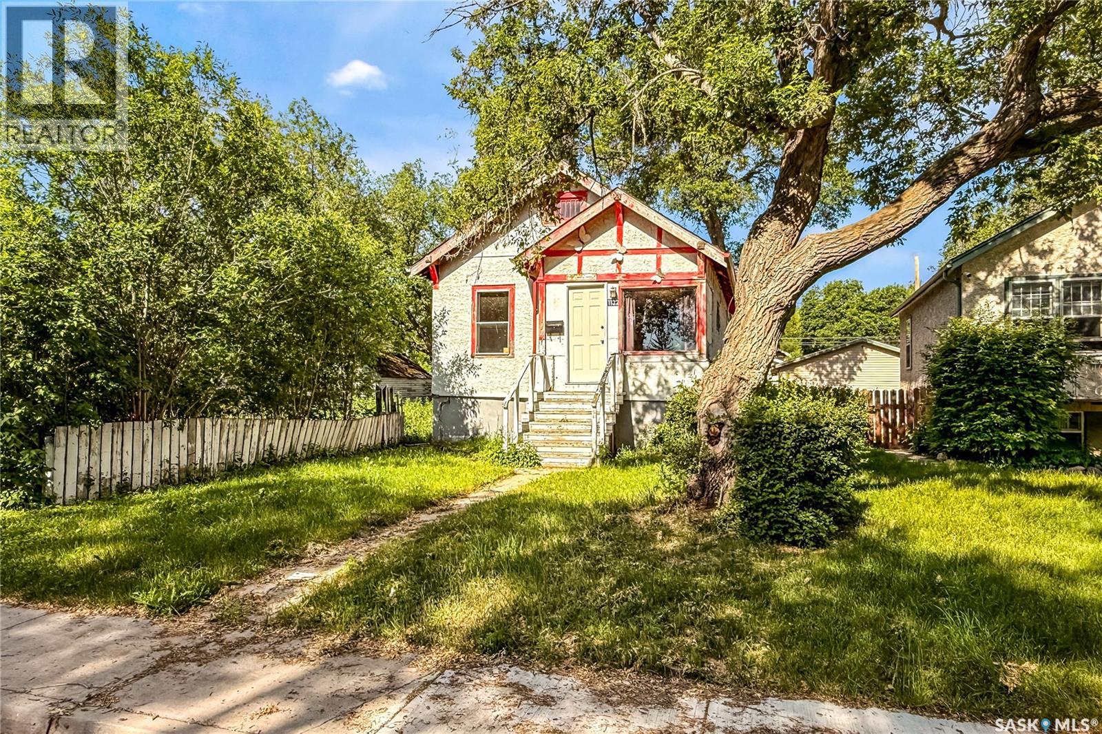 For sale: 1132 QUEEN STREET, Regina, Saskatchewan S4T4B2 - SK039934 ...