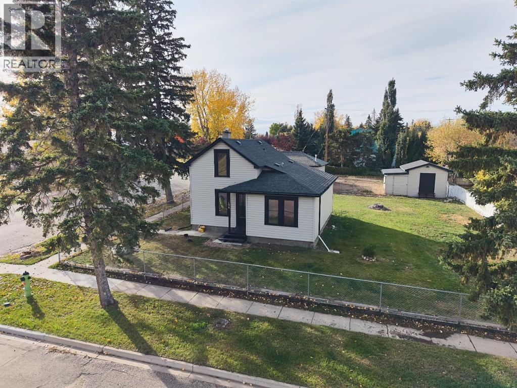 For sale: 106 Allison Street, Acme, Alberta T0M0A0 - A2322259 | REALTOR.ca