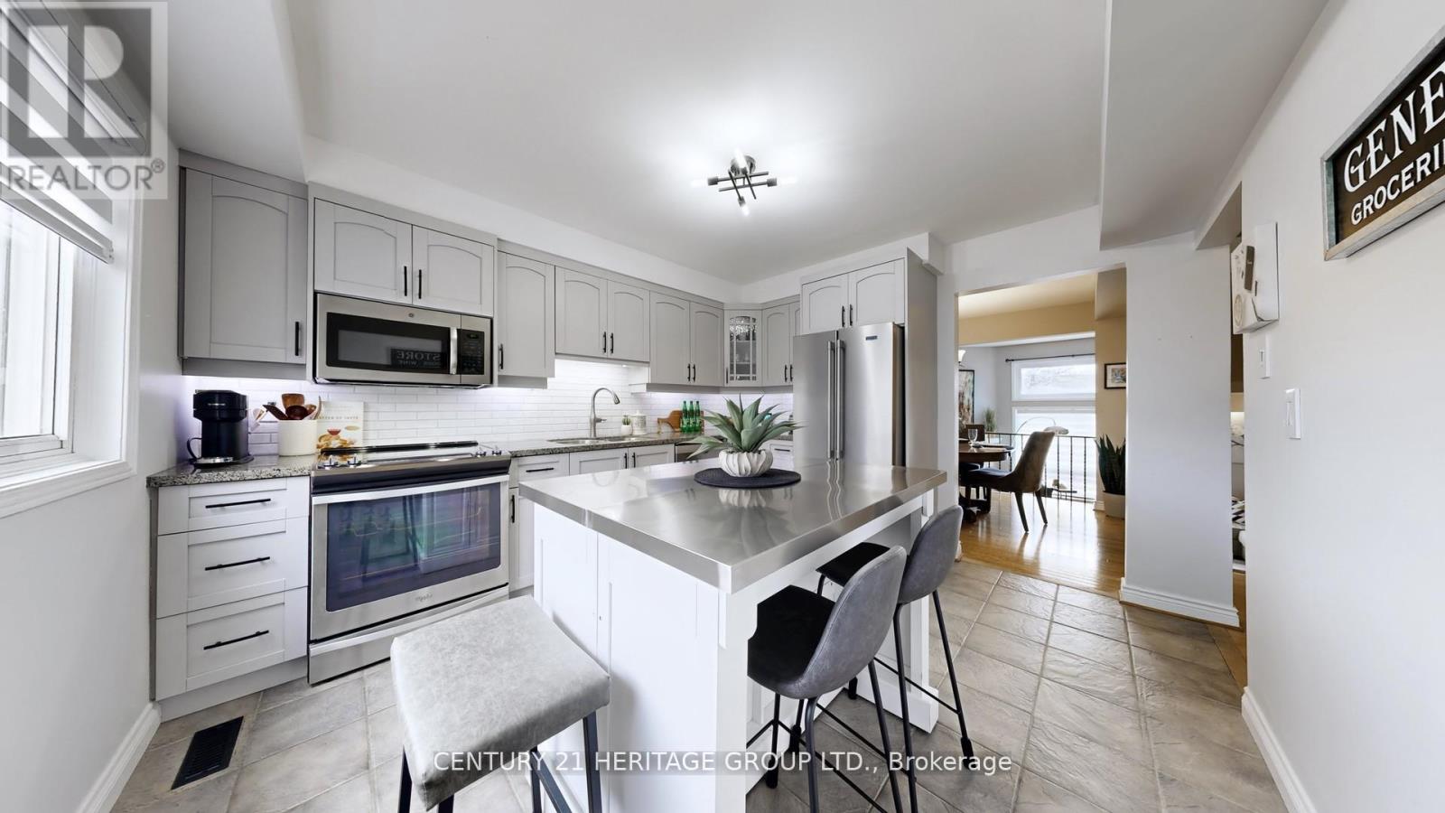 For sale: 8 DUNKELD WAY, Markham (Royal Orchard), Ontario L3T4Y9 ...