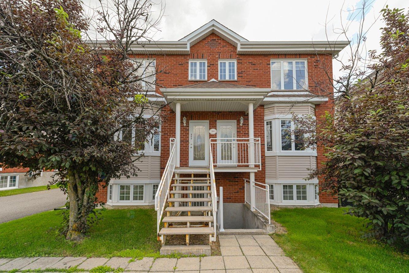 For sale: 300 Boul. Monchamp, Saint-Constant, Quebec J5A2T1 - 18352434 ...