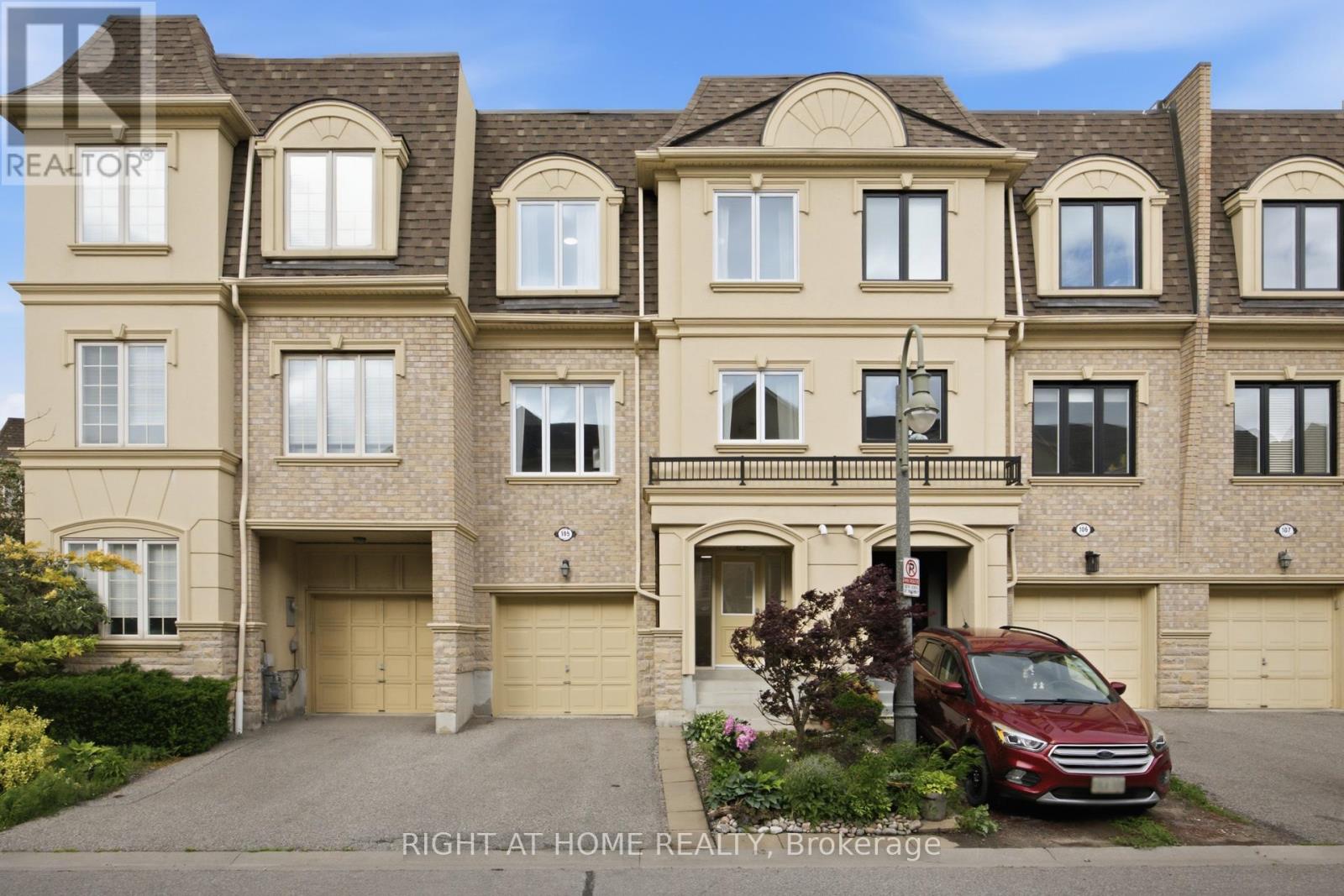À vendre : 105 - 1250 ST.MARTINS DRIVE, Pickering (Bay Ridges), Ontario ...