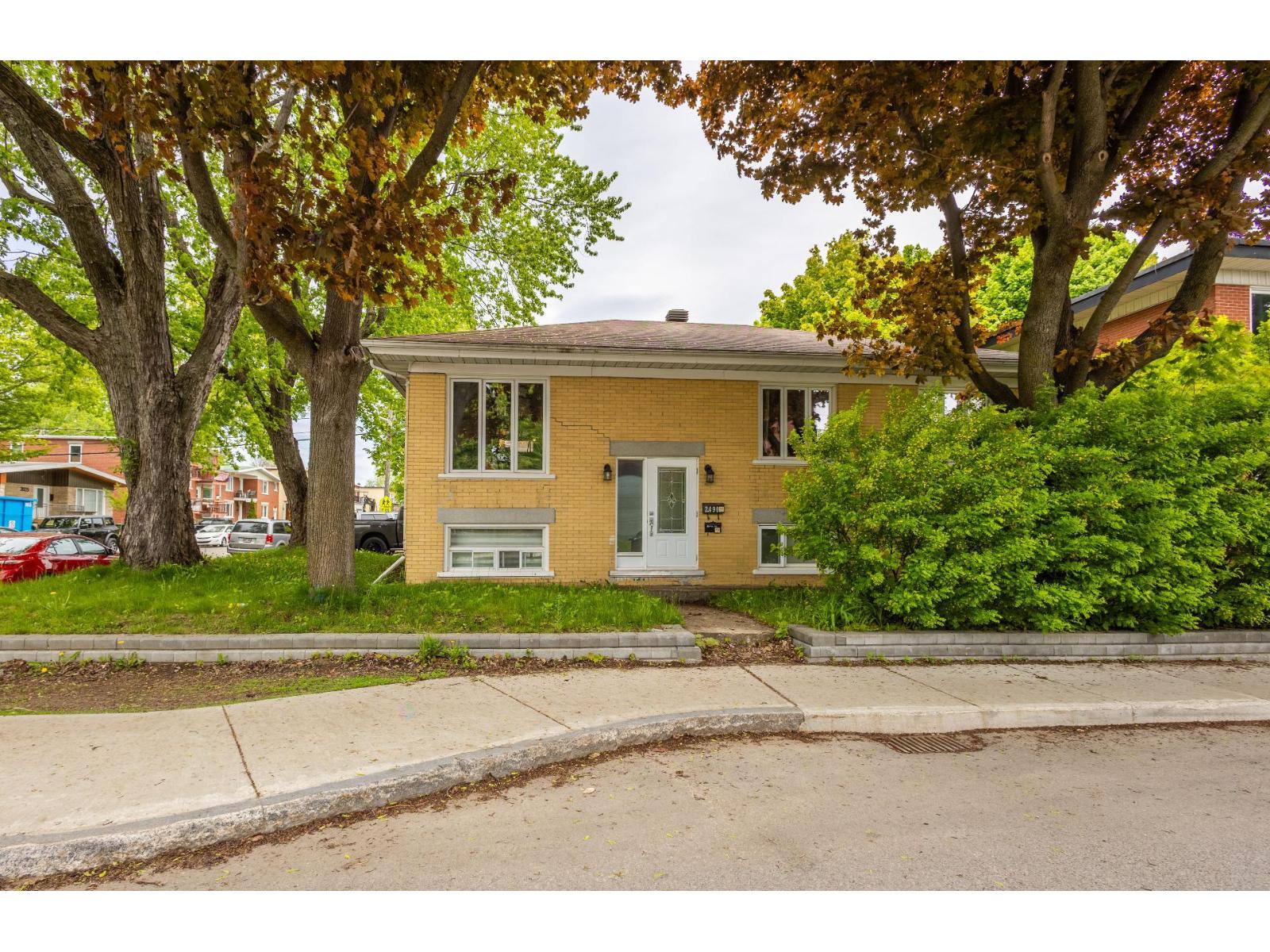 For sale: 2490 Av. Bardy, Québec (La Cité-Limoilou), Quebec G1J4T4 ...