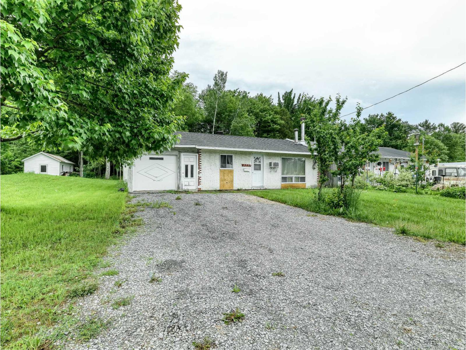À vendre : 3237 Rue des Pins, Saint-Barthélemy, Québec J0K1X0 ...