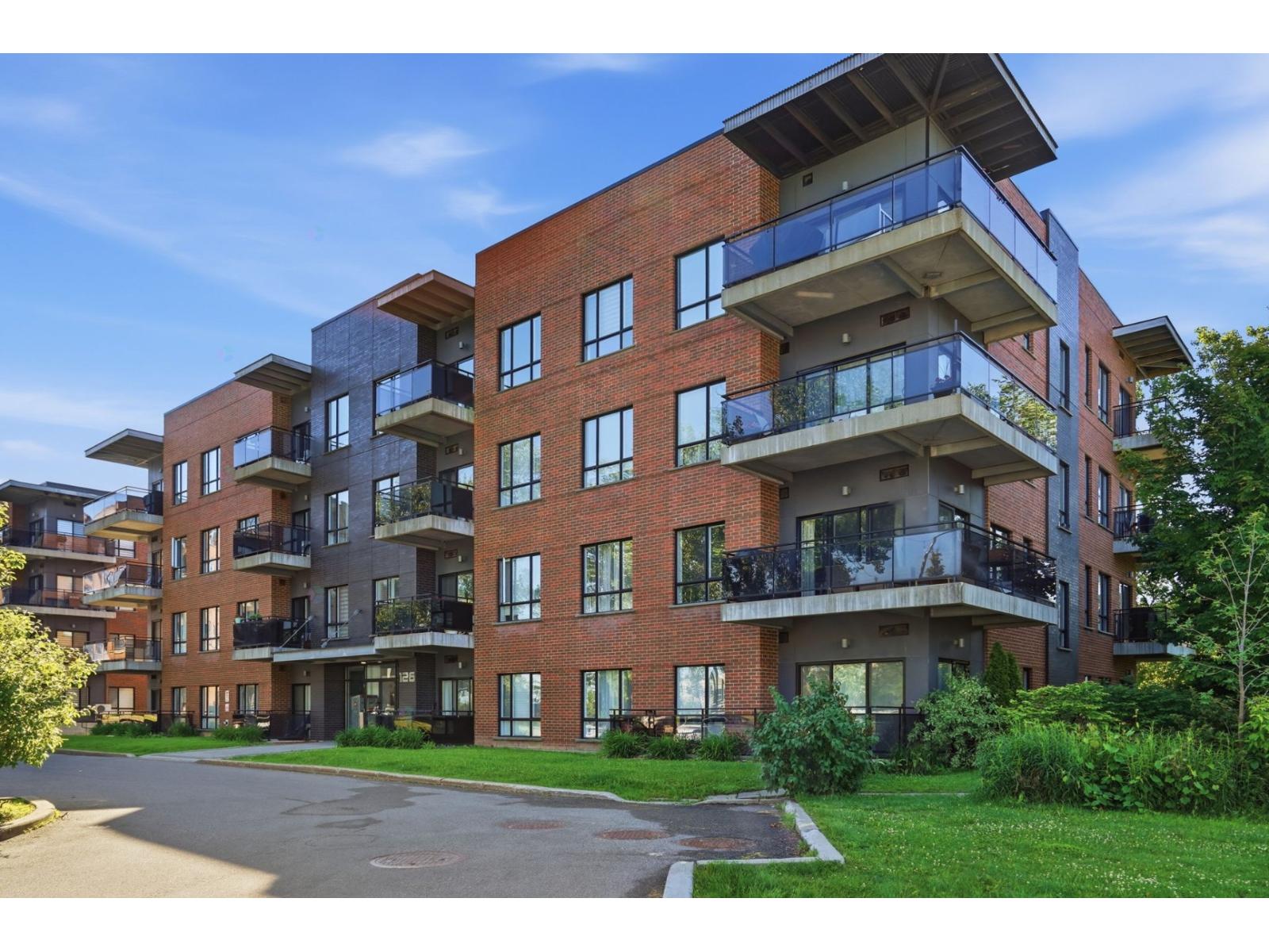 À vendre : 126 Boul. Hymus, #406, Pointe-Claire, Québec H9R1E8 ...