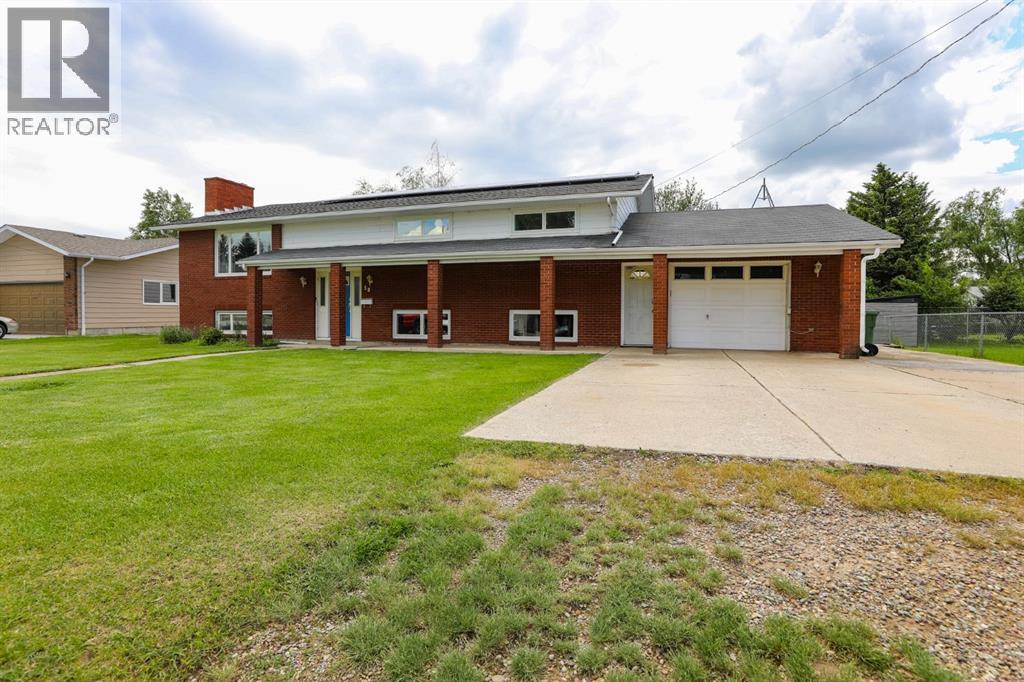 À vendre : 58 N 1A Street E, Magrath, Alberta T0K1J0 - A2322685 ...