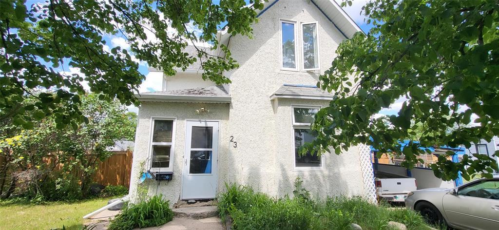 For sale: 23 Princess Avenue E, Brandon, Manitoba R7A1R8 - 202614269 ...