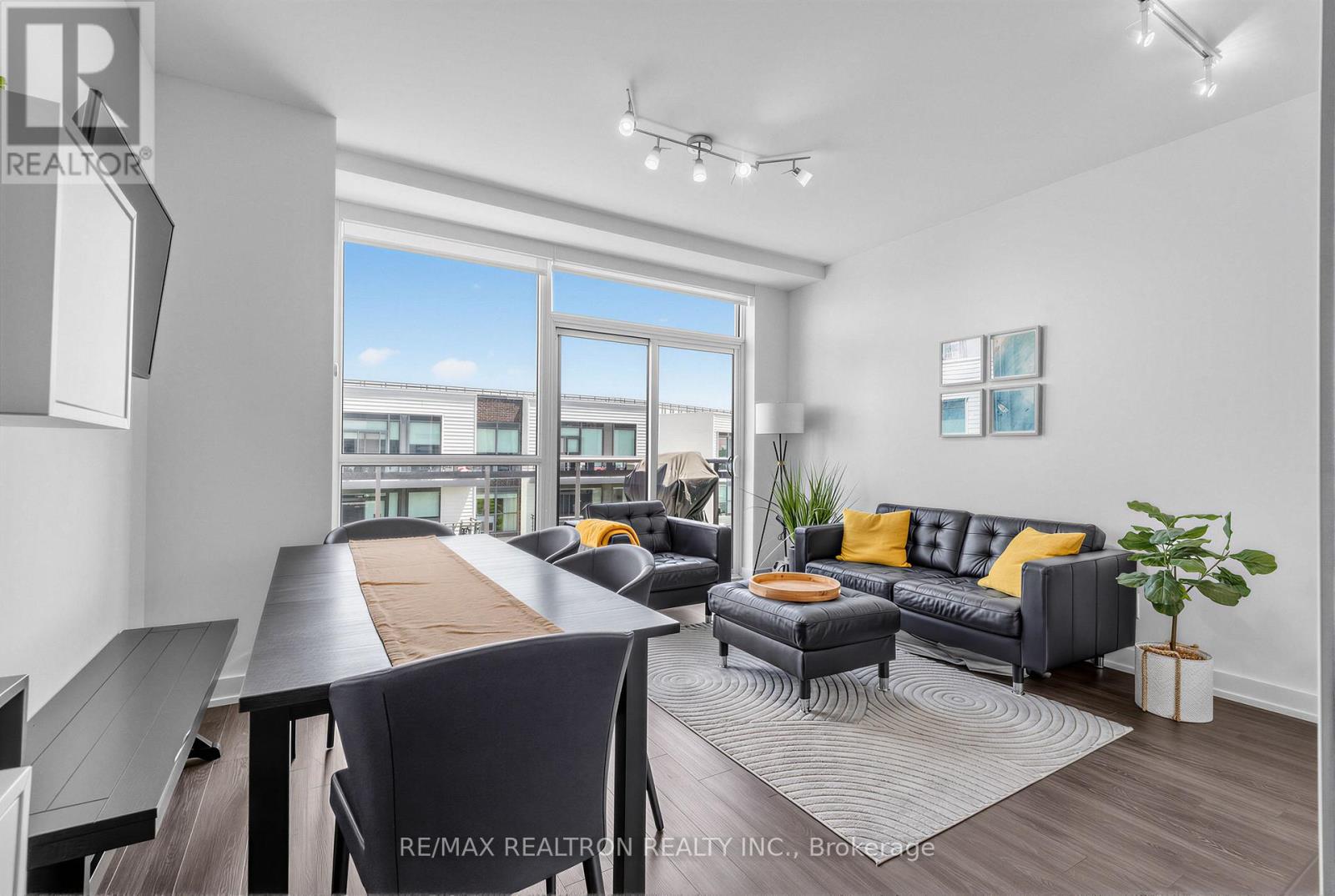 À louer : D405 - 333 SEA RAY AVENUE, Innisfil, Ontario L9S0M3 ...