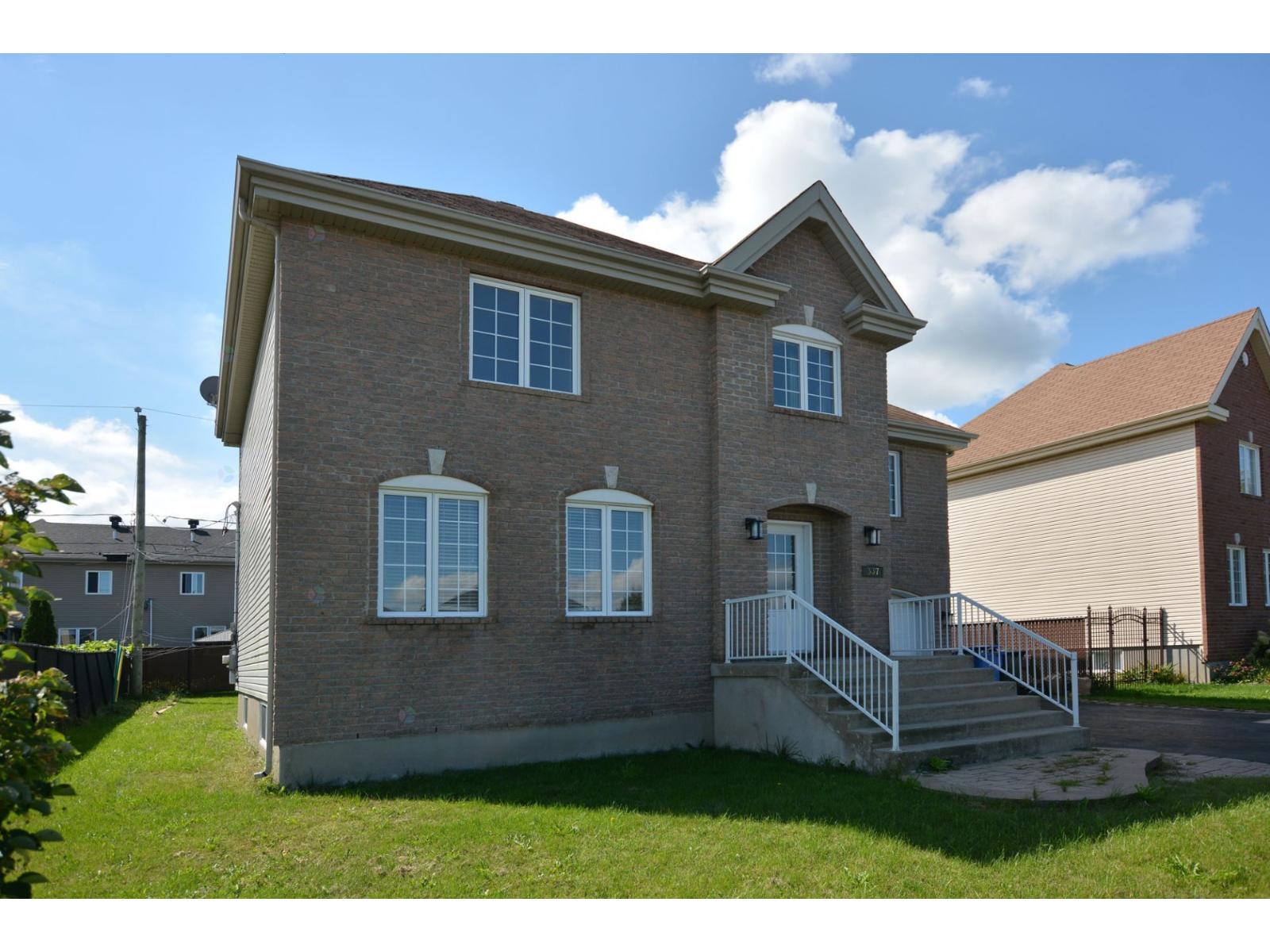 À louer : 337 Rue Maurice-Richard, Vaudreuil-Dorion, Québec J7V0J6 ...