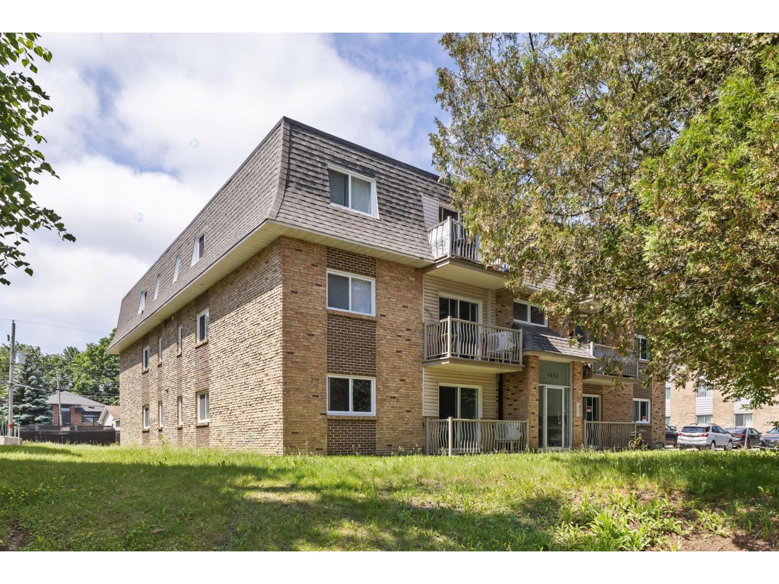 À vendre : 1052 Rue Blondin, Saint-Jérôme, Québec J7Y3W6 - 23794133 ...