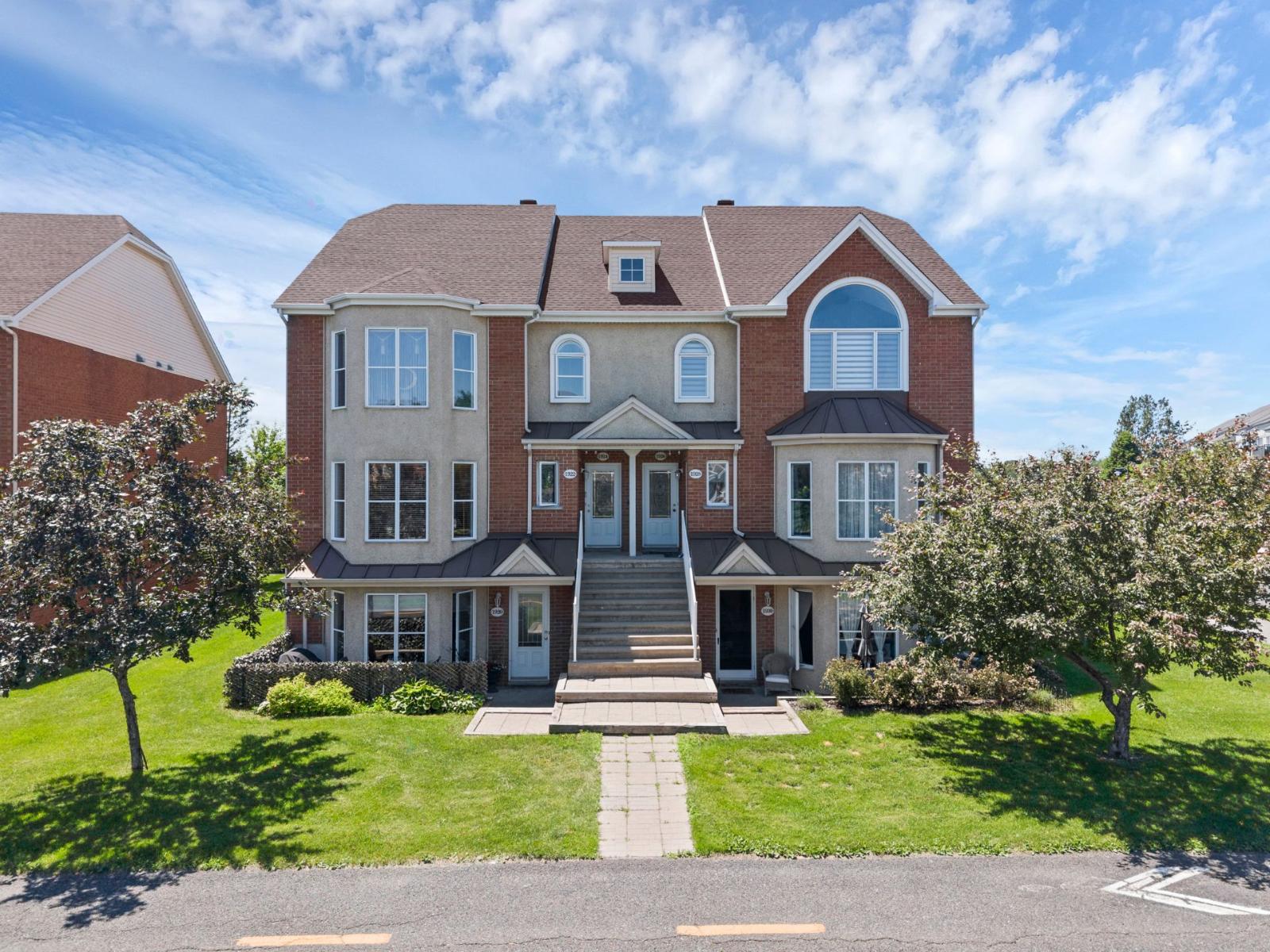 À vendre : 1926 Boul. du Millénaire, Saint-Basile-le-Grand, Québec ...