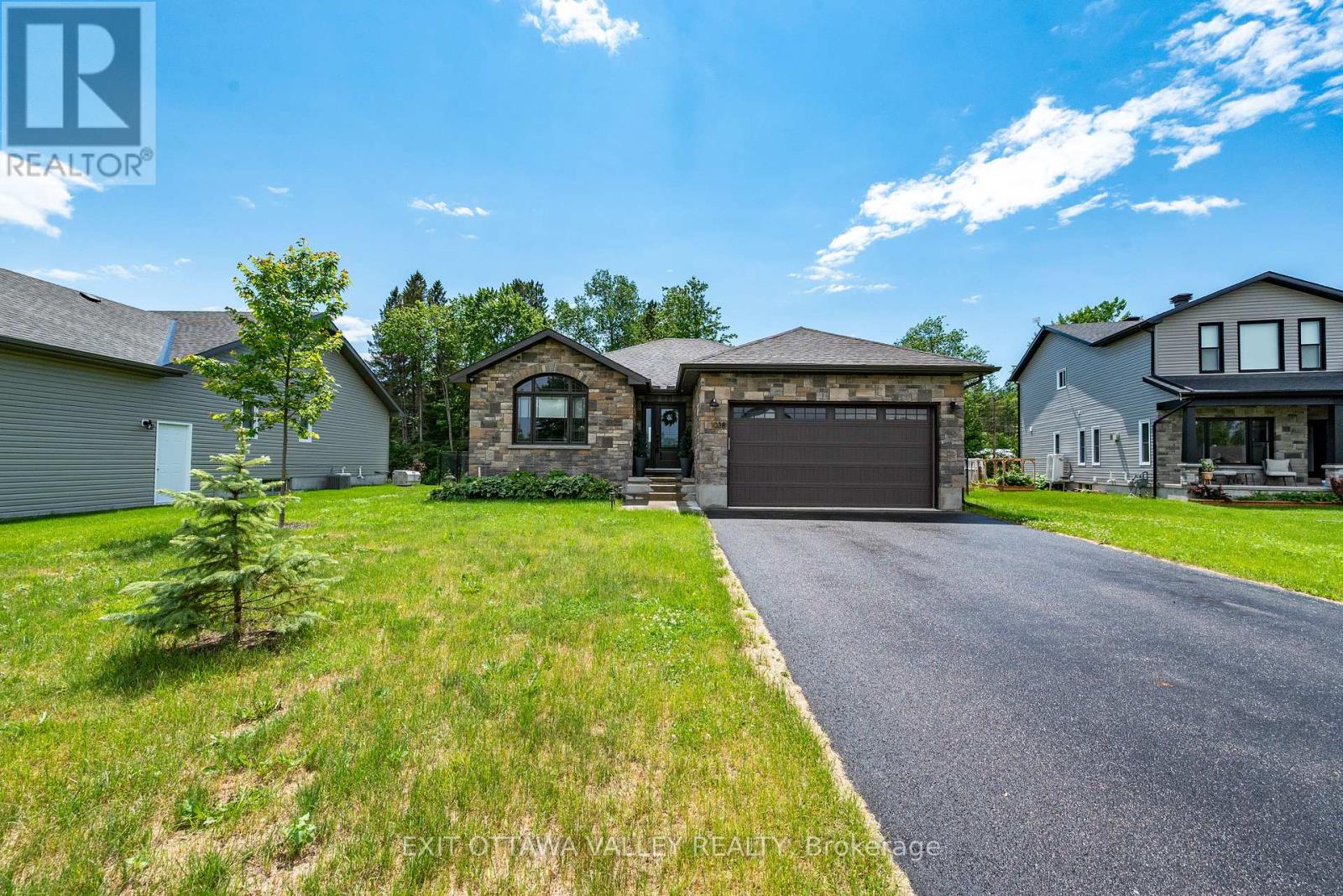 For sale: 1038 BEATTY CRESCENT, Deep River, Ontario K0J1P0 - X13472448 ...