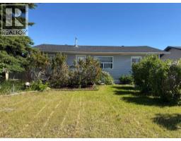 For sale: 10013 100 Street, High Level, Alberta T0H1Z0 - A2323069 ...
