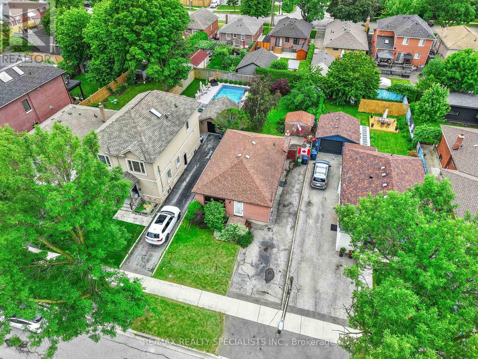 À vendre : 14 TREEVIEW DRIVE, Toronto (Alderwood), Ontario M8W4B9 ...